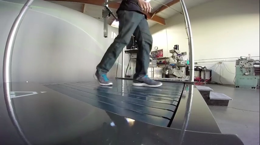 『Infinadeck 』走って歩いてVRゲームを楽しめる新型デバイスが登場！ | PENGIN GAMES